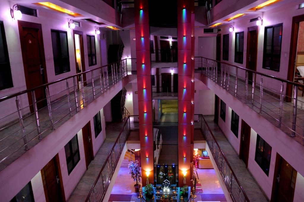 OYO Kings Kastle - Reviews, Images, Contact Details