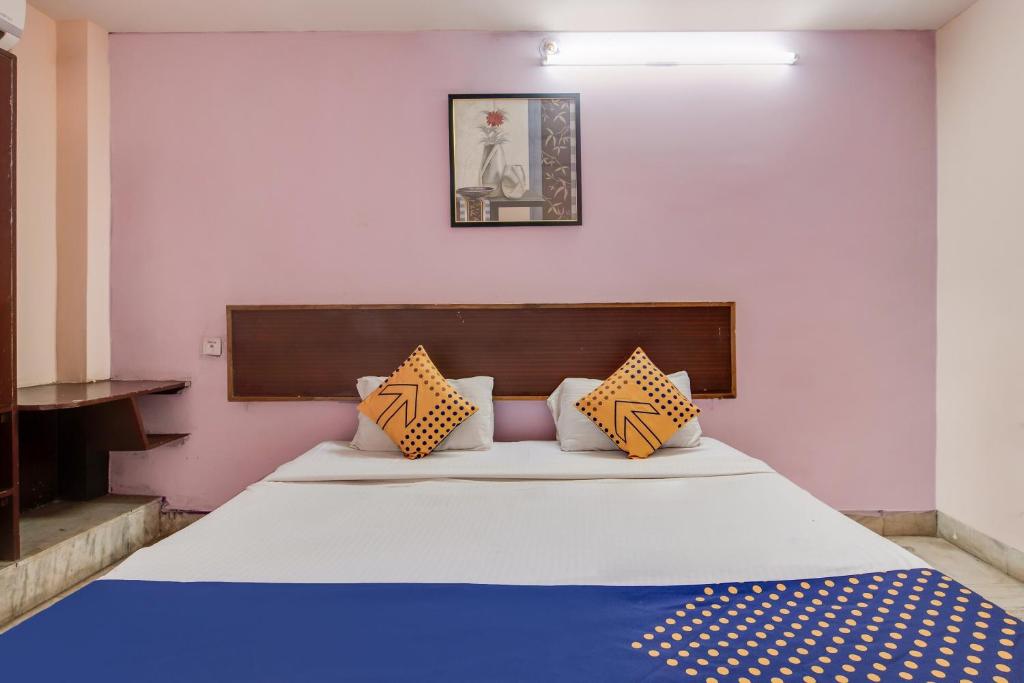 Super OYO Flagship Hotel Cauvery - Reviews, Phone, Address, Images