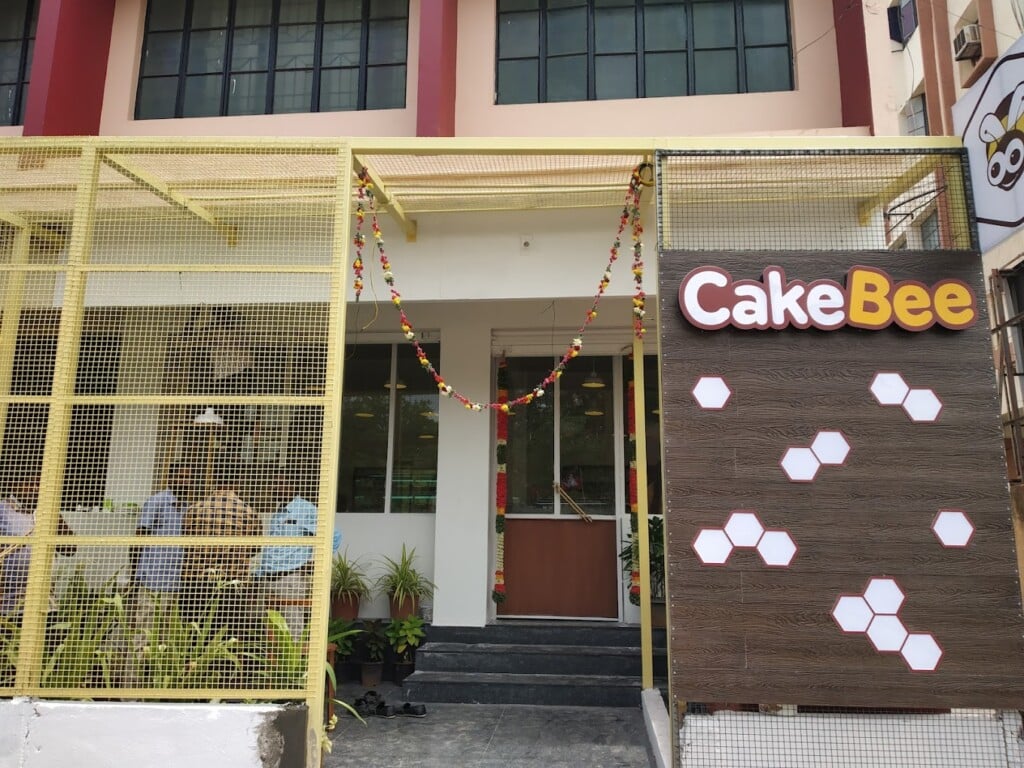 CakeBee - Your Favourite Bakery & Cake Shop - Reviews, Phone, Address ...