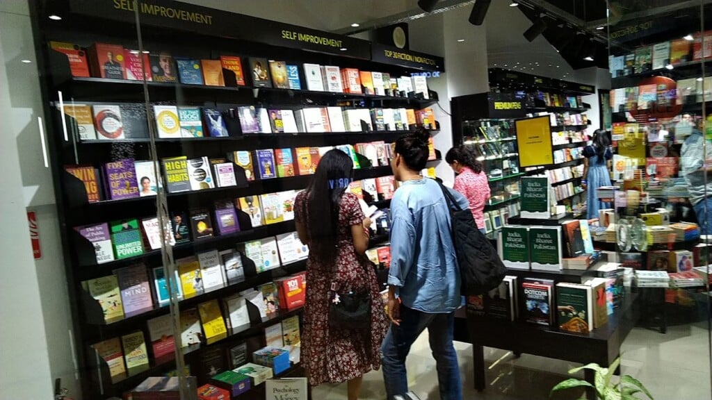 Crossword, Amanora Mall, Pune - Reviews - Phone No. - Address - Lentlo.com