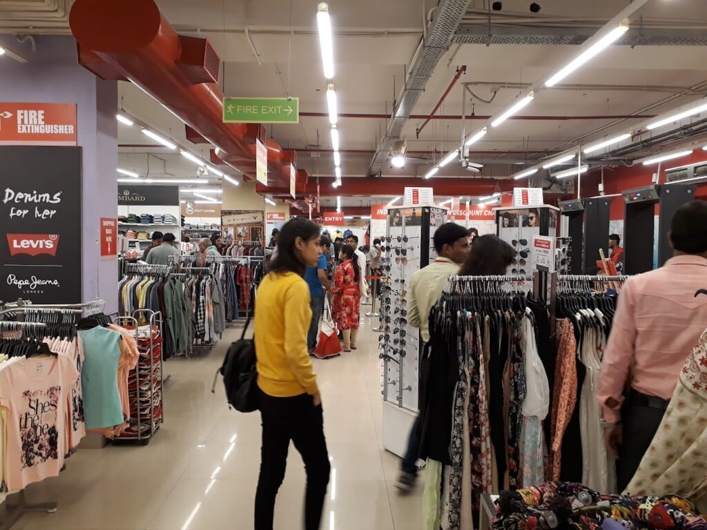Reliance Fashion Factory Chinar Park - Reviews, Phone, Address, Images