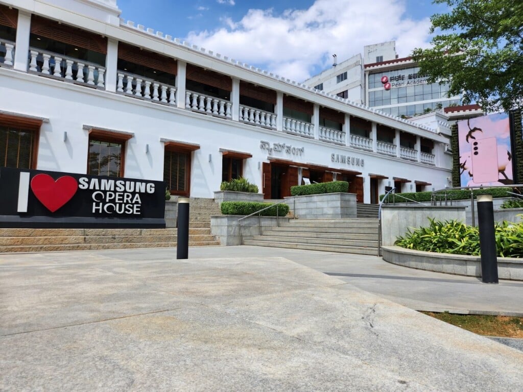 Samsung Opera House (Largest Exclusive Store and Experience Centre ...