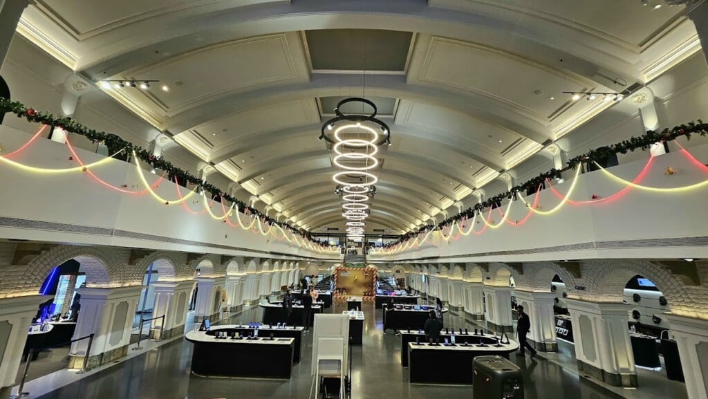 Samsung Opera House (Largest Exclusive Store and Experience Centre ...