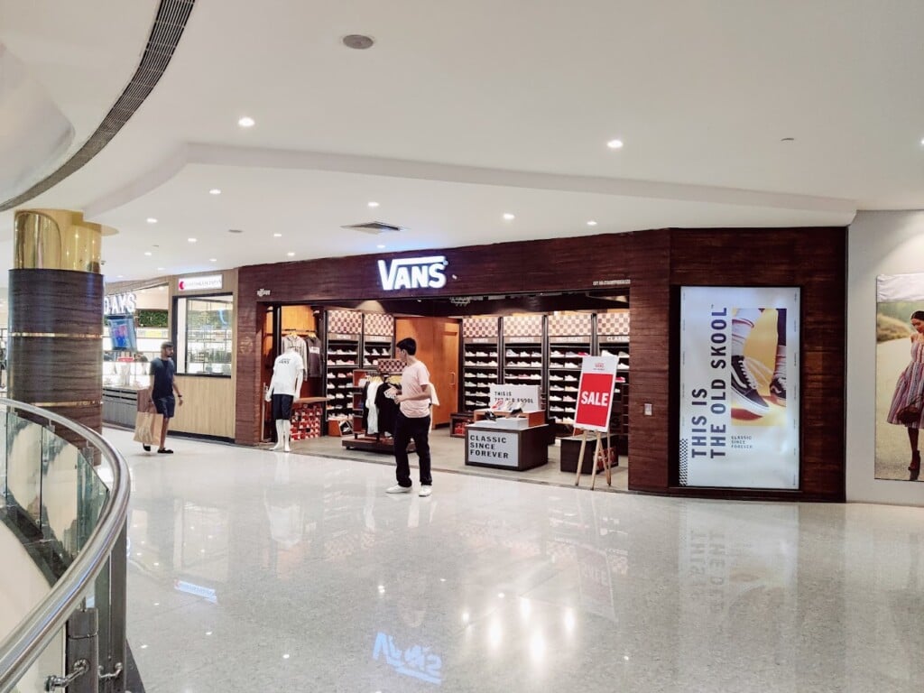 Vans Phoenix Mall - Reviews, Phone, Address, Images