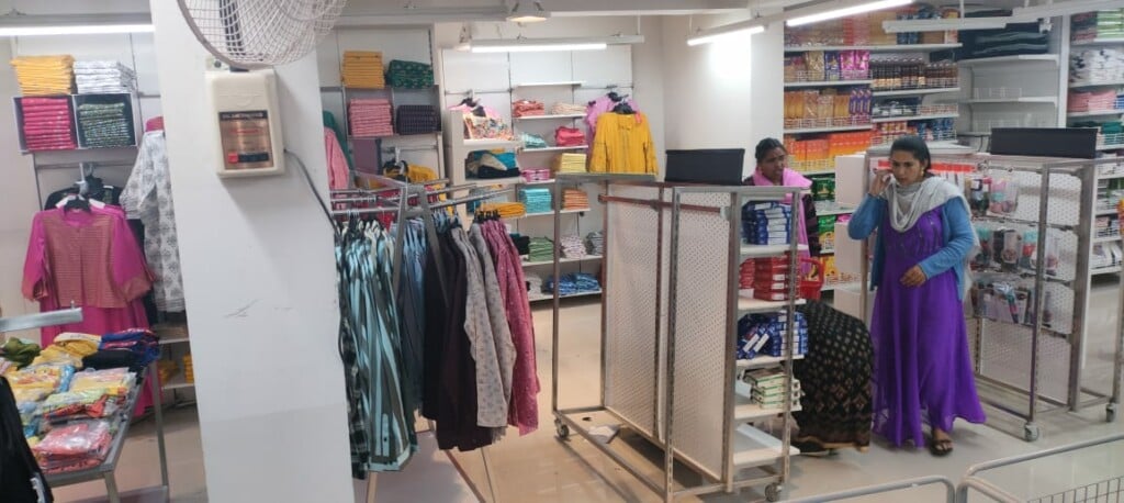 Reliance SMART POINT - Reviews, Phone, Address, Images